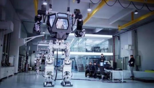 Jeff Bezos Now Rules Amazon From The Cockpit Of A Giant Robot | TechSpy
