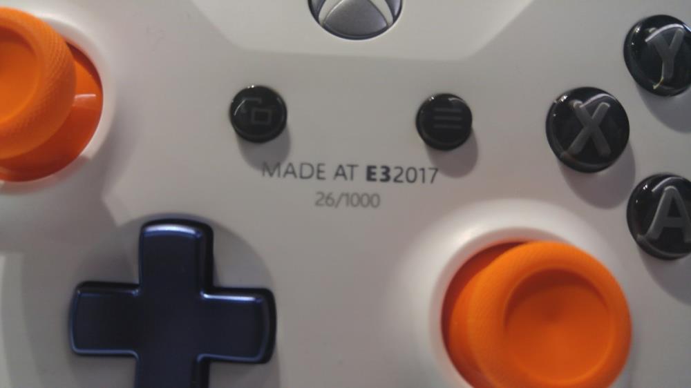 Take a Look at the E3 Exclusive Xbox One Controller | N4G