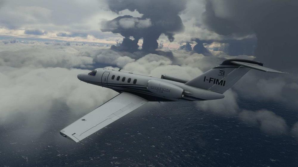 Microsoft Flight Simulator - This Is What Flying Into Hurricane Laura ...