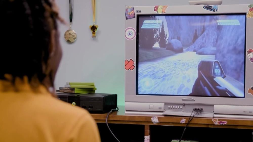 Gen Z Reacts To The Original Xbox, And It’s As Cringe-Inducing As You’d ...