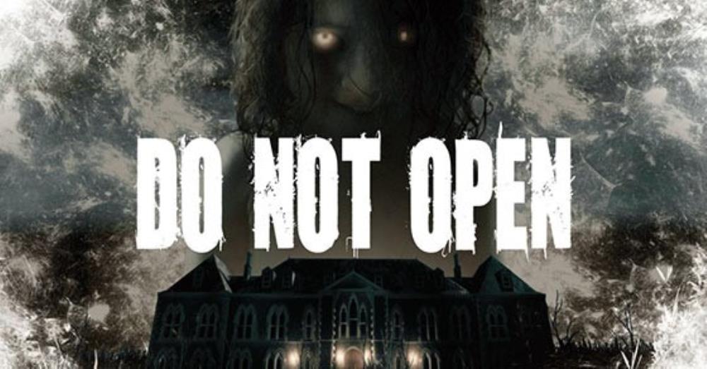 The first-person horror/escape room game "Do Not Open" is now available ...